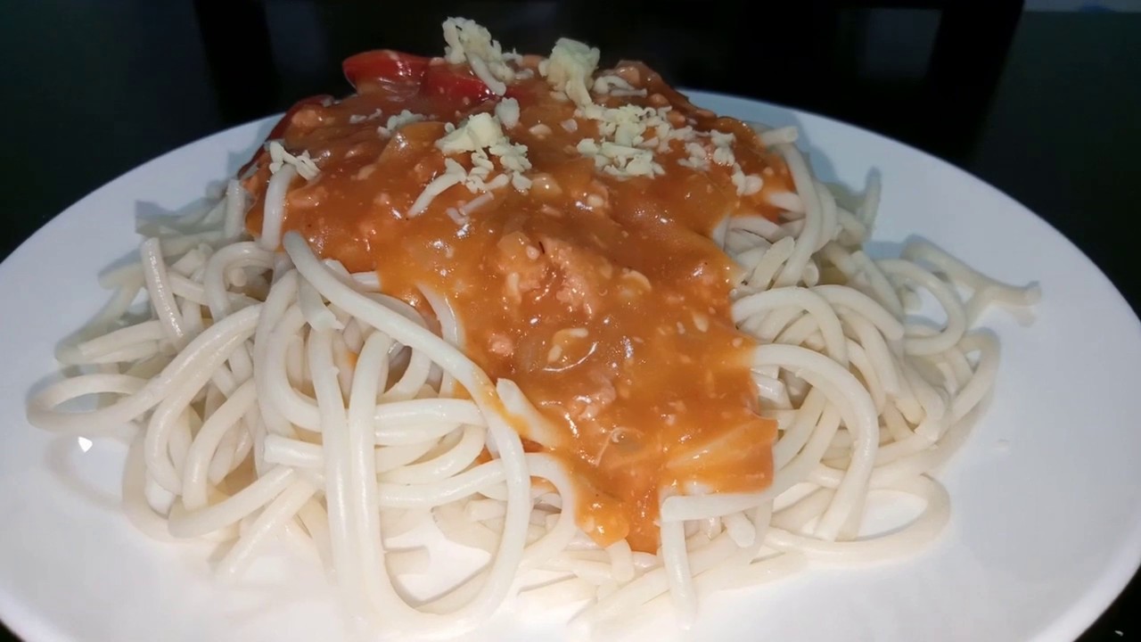Pinoy Spaghetti with pickles (episode 1) - YouTube