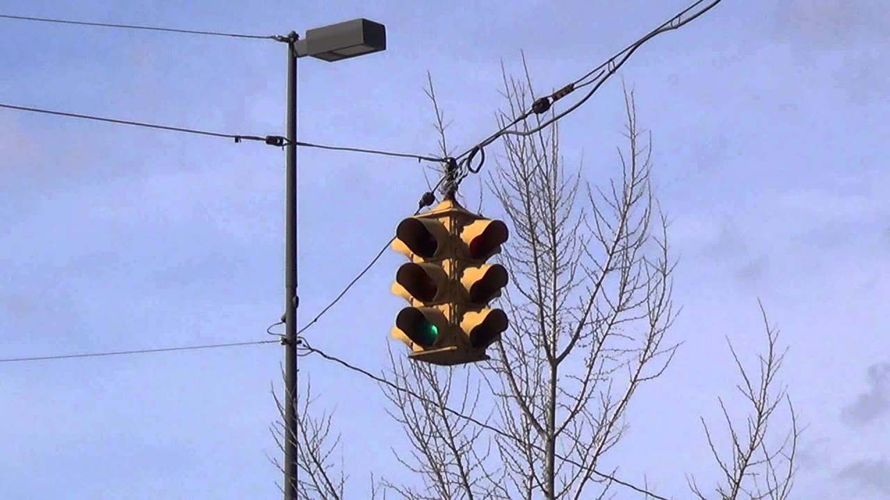 Eagle 4-way Traffic Light - YouTube