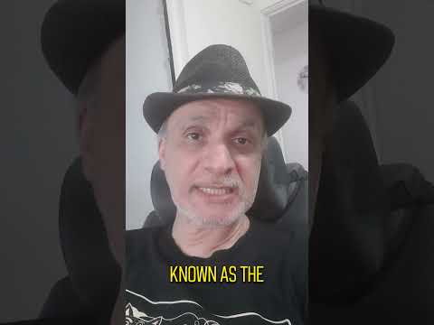 Exhibitionist narcissists seek the company of great people.