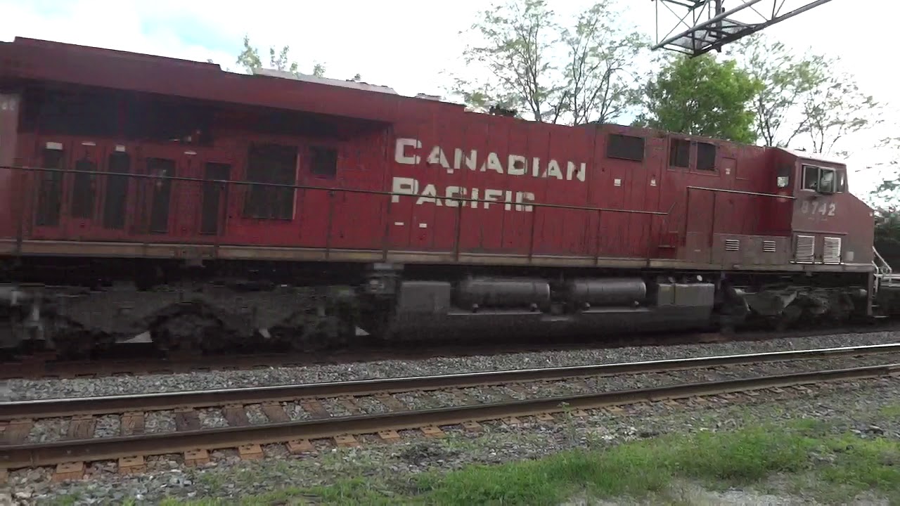 CP SD40-2 6049 Leading the Expressway - YouTube