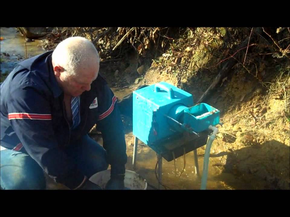 Gold Panning in Morgan County Indiana - YouTube