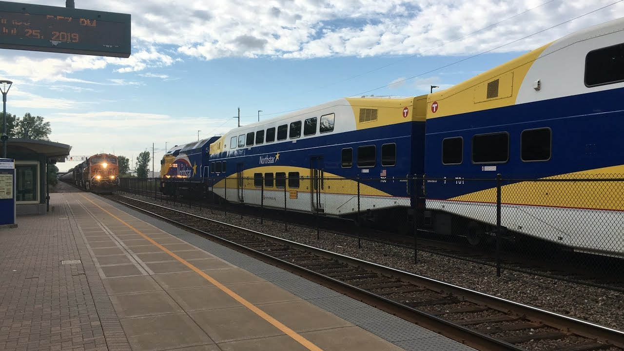 A few trains at Coon Rapids: Northstar-BNSF Meet, CSX power, KCS power ...