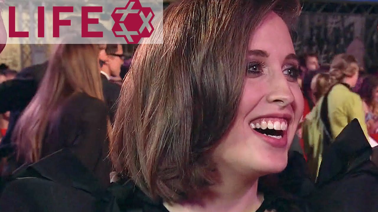 Alice Merton & Dean und Dan Caten auf dem Life Ball 2017 | Magenta ...