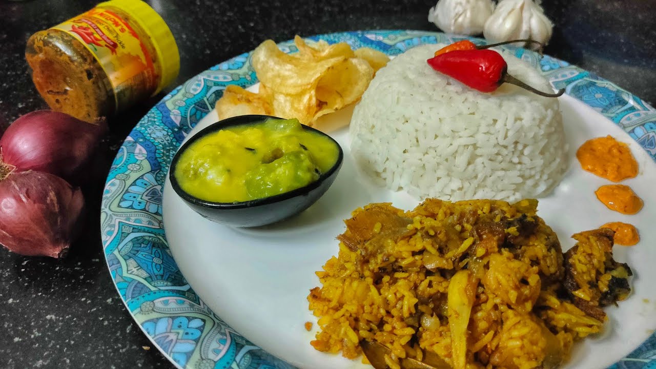 Muri Ghonto | using Katla fish head | katla maach er matha dea Muri ...