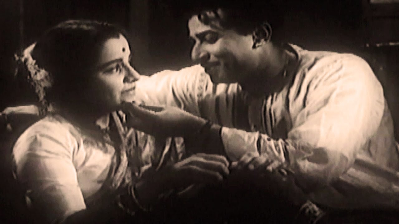 Suryakant, Usha Kiran, Kanyadaan - Marathi Romantic Scene 5/22 - YouTube