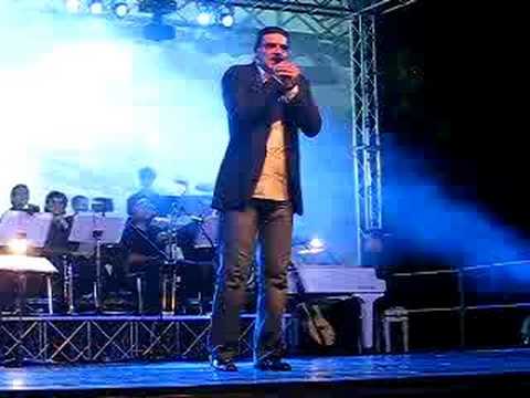 Vittorio Matteucci: SONO UN PRETE INNAMORATO - Hallo Musical - YouTube