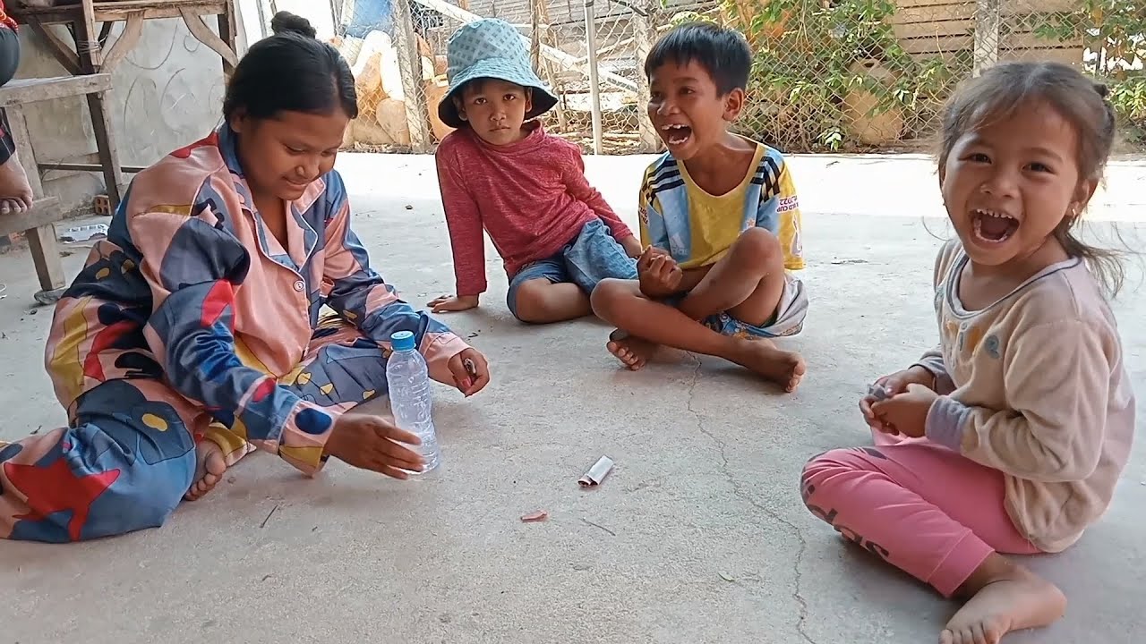 A funny video of Kadong taking money. - YouTube