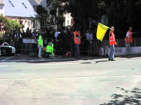 Isle of man TT 07 sidecar crash. - YouTube