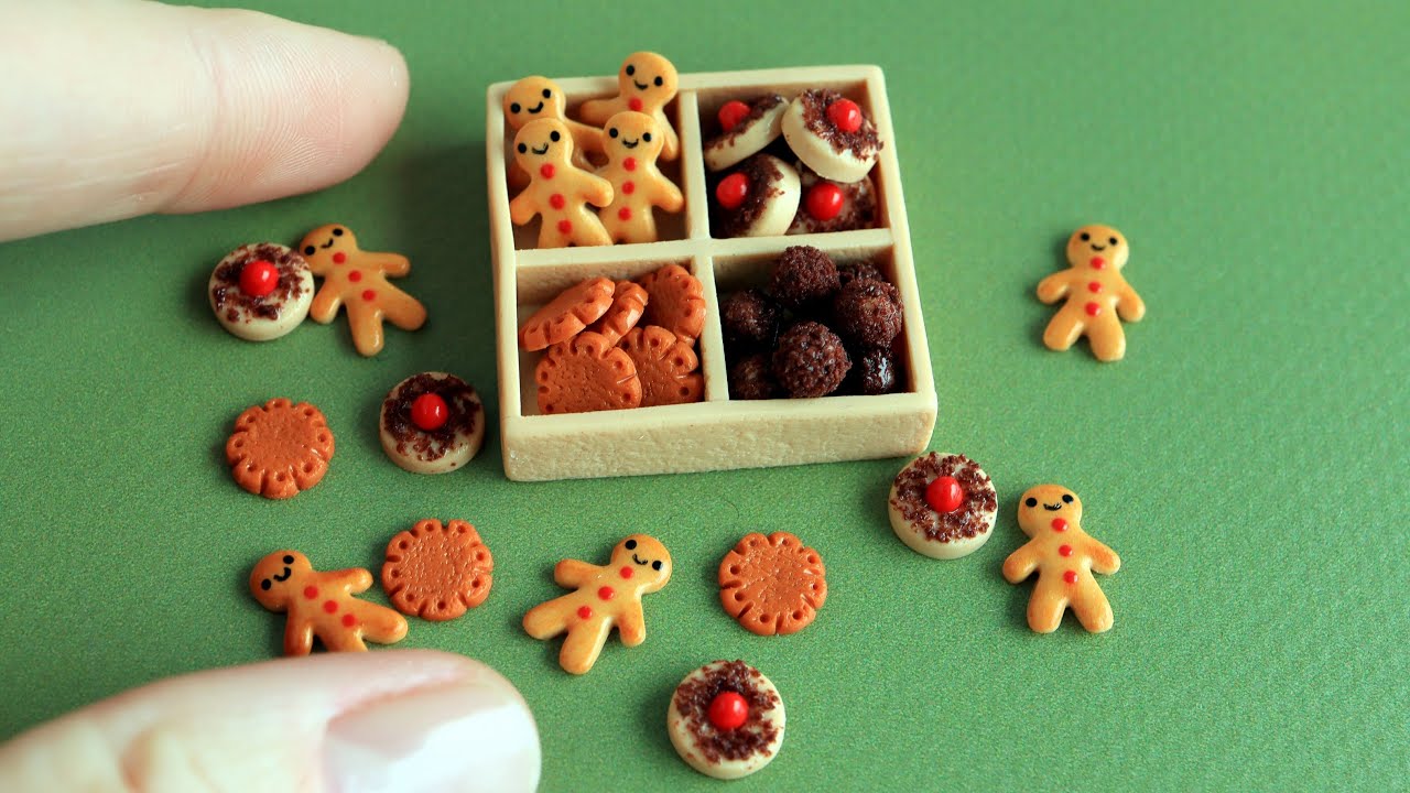 Miniature box with sweets/Polymer clay🧡Мініатюрна коробочка з ...