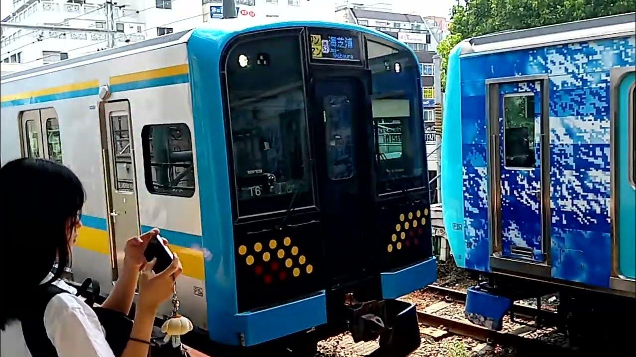 E131系1000番台T6編成鶴見駅3番線入線シーン - YouTube