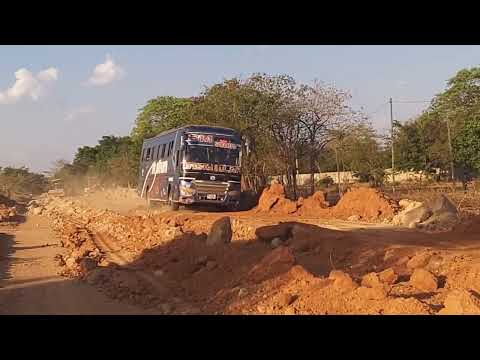 DUUH TAZAMA MWANZO MWISHO UNYAMA WA DEREVA UYU AKIENDESHA BASI KWA SPEED BARABARA MBOVU!