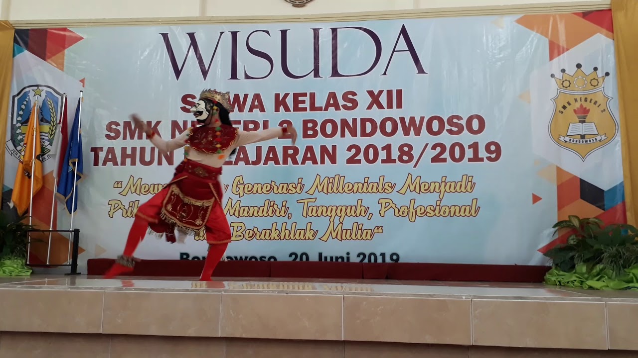 Tari Topeng Kona Wisuda Kelas XII 2019 #smkn2Bondowoso - YouTube