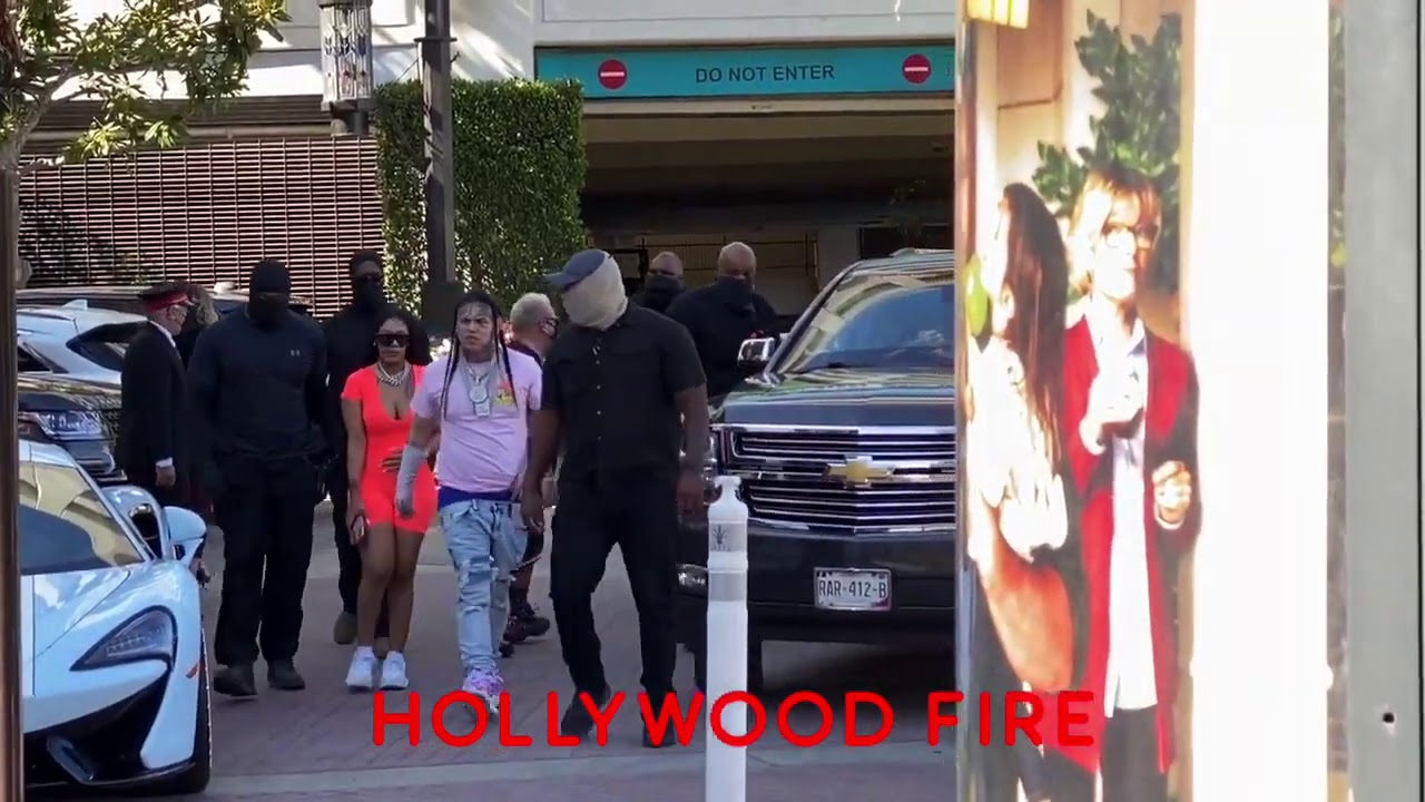 6ix9ine Walks around LA with JADE!!! - YouTube