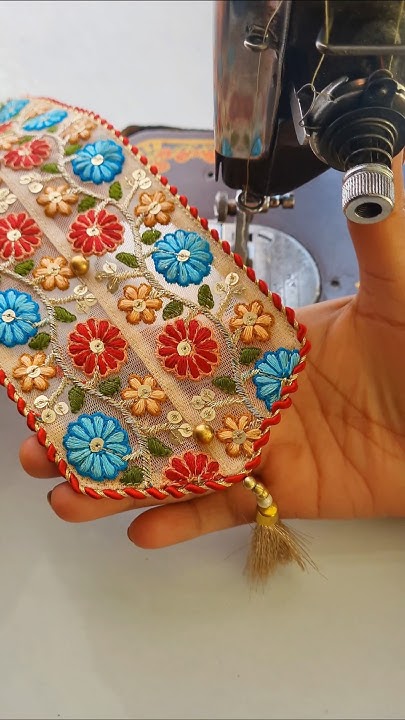 अरे ये क्या बना दिया इस लेस से 😍 How To Use Lace For Neck Design | Jass Designer #Shorts - YouTube