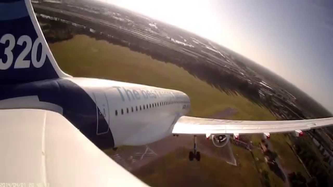 A320 Airbus Nose gear snaps; crash land! - YouTube