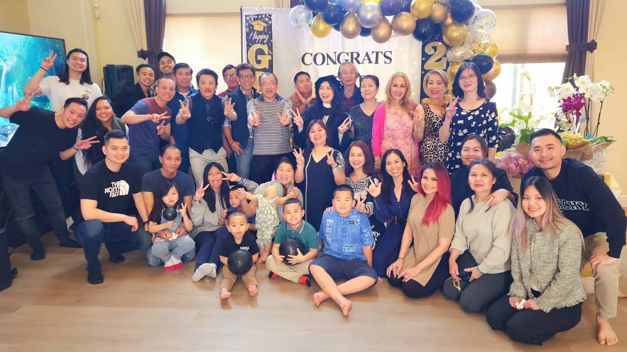 Thấm thoát đã 1 năm trôi qua kỷ niệm ngày ra trường của bé Sabrina công ...