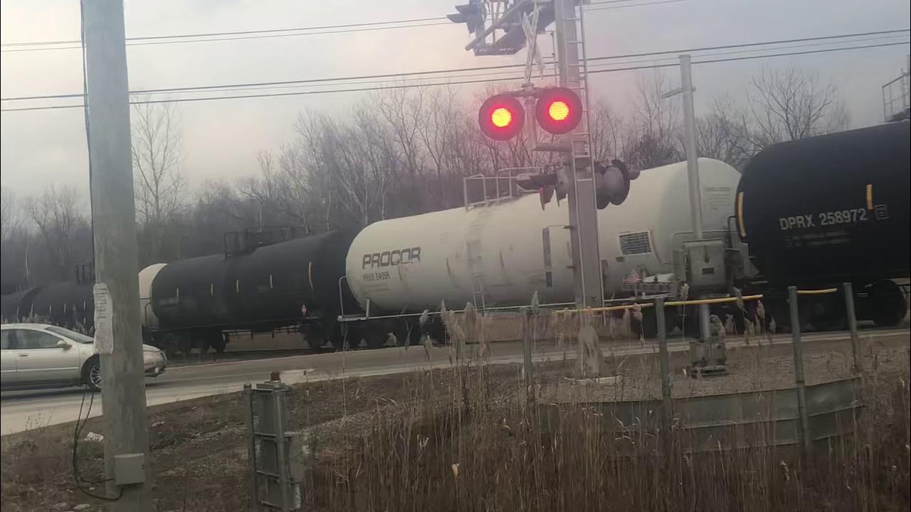 (Awesome Horn show) CN 5721 W/ K3L CN 2521 Went Through Range Rd - YouTube