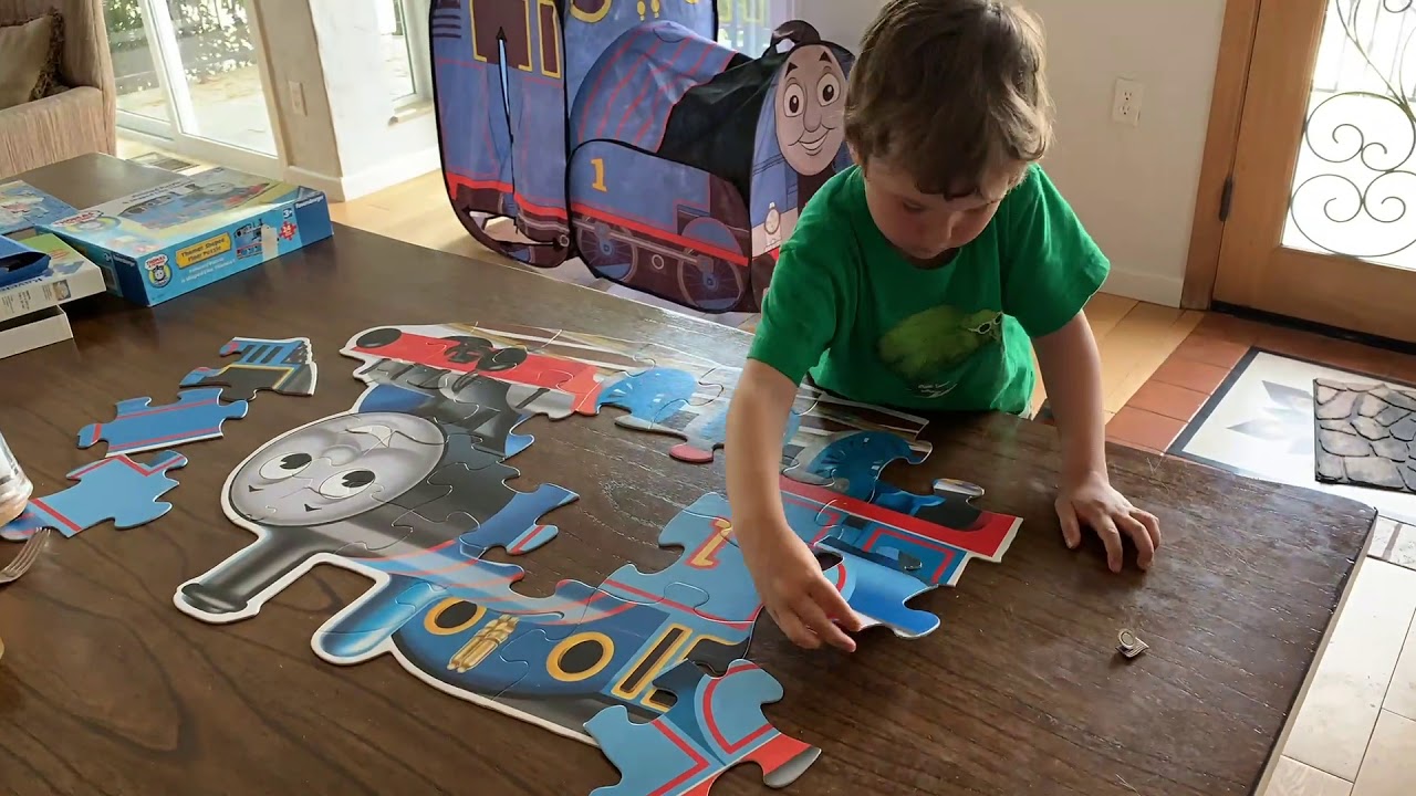 Thomas the Tank Engine puzzle timelapse - YouTube