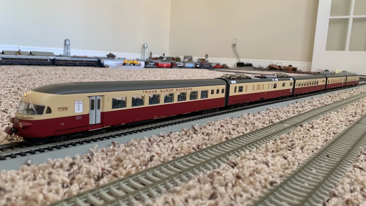 Swiss SBB CFF FFS express train RAe TEE “GOTTARDO” Zurich HB - Milano ...