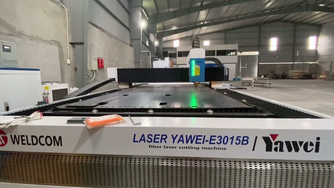Máy cắt laser YAWEI ( Laser cutting machine YAWEI E3015B) - YouTube