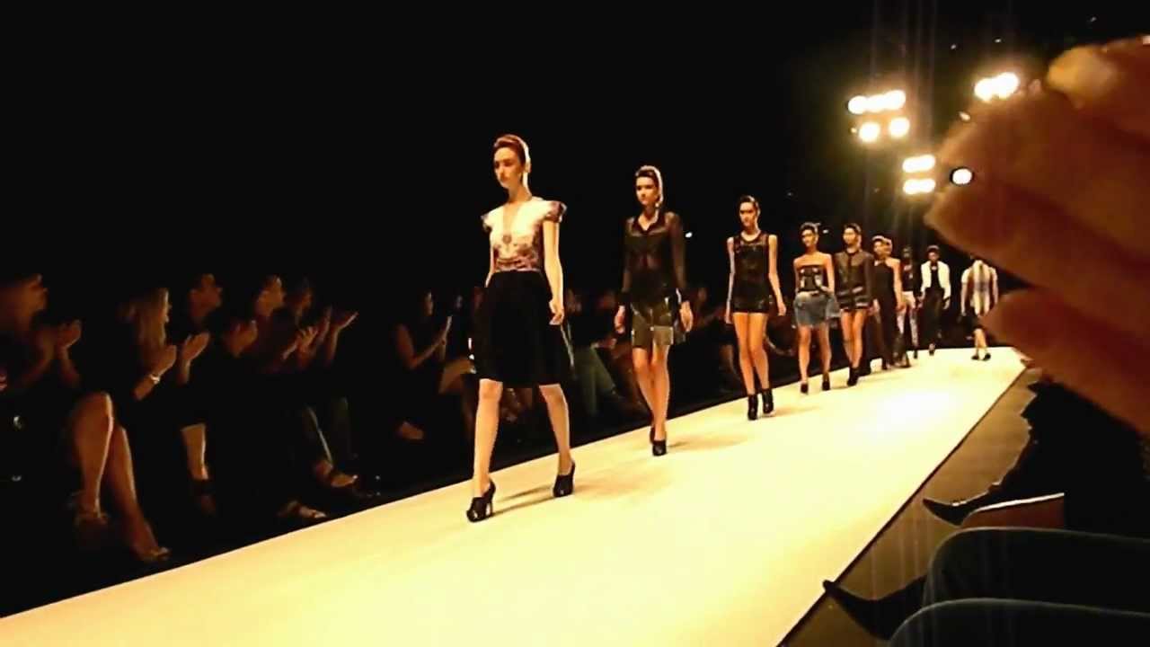 VIKTOR LUNA PROJECT RUNWAY SEASON 9 FINALE - YouTube