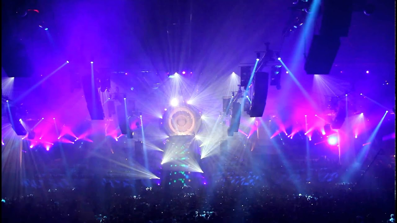 Qlimax 2010 - Brennan Heart - Somewhere over the rainbow (MARUSHA ...