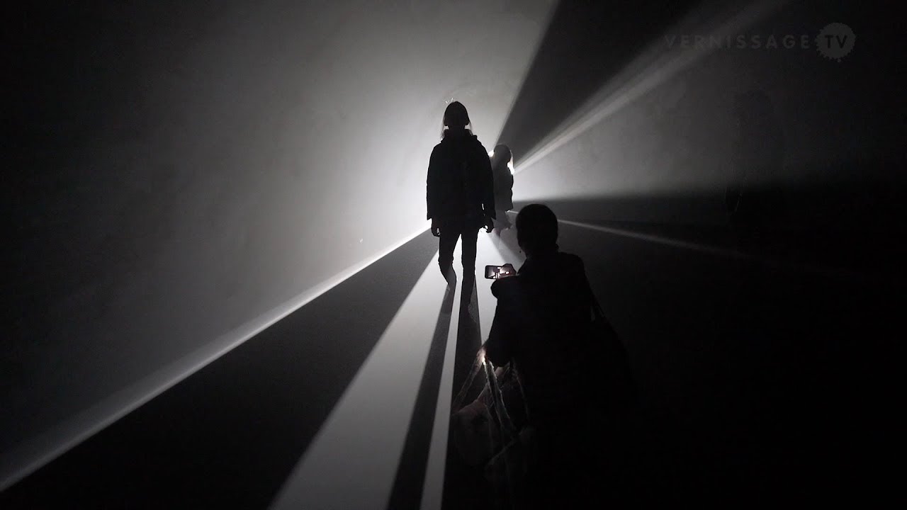 Anthony McCall: Solid Light Works / Pioneer Works, New York - YouTube