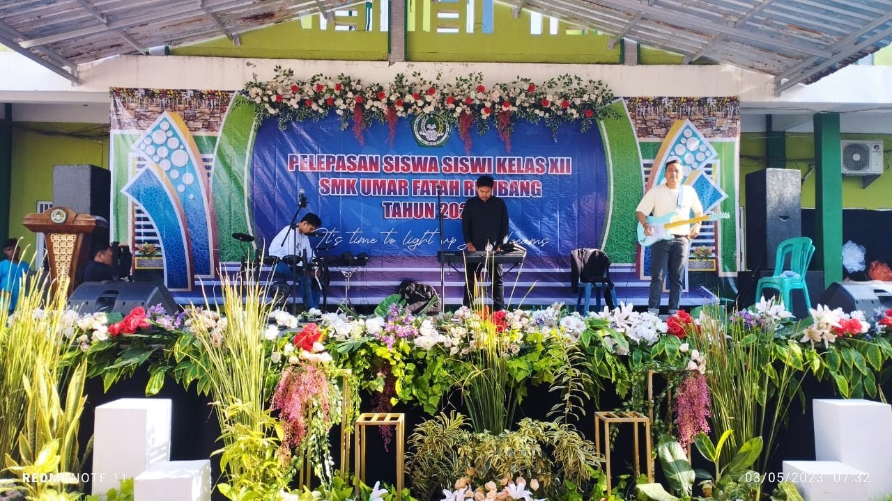 Live Upacara HARI GURU // SMK UMAR FATAH REMBANG - YouTube