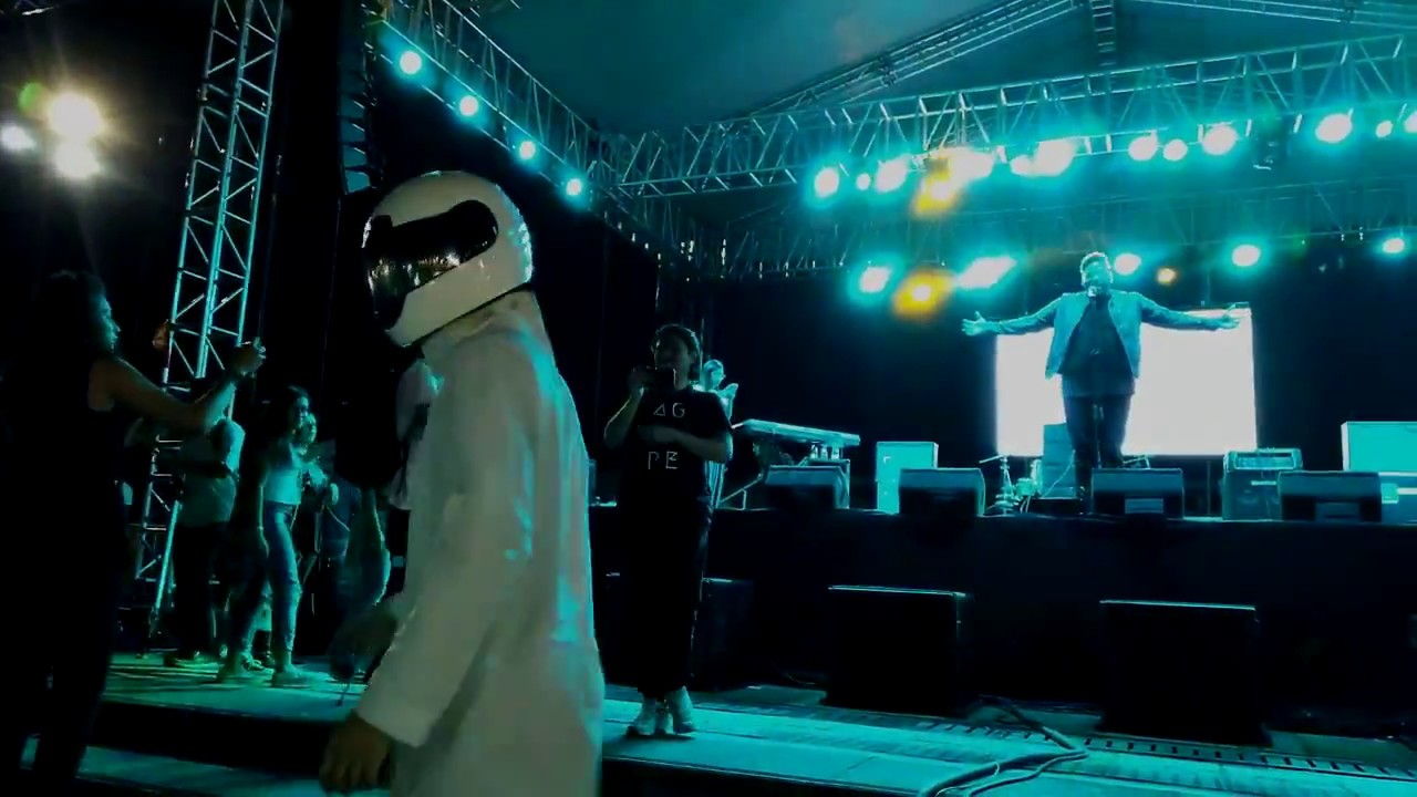 Musiko "Agua En El Desierto" Feat. Ronnie Y Amy | Astro Videoclip - YouTube