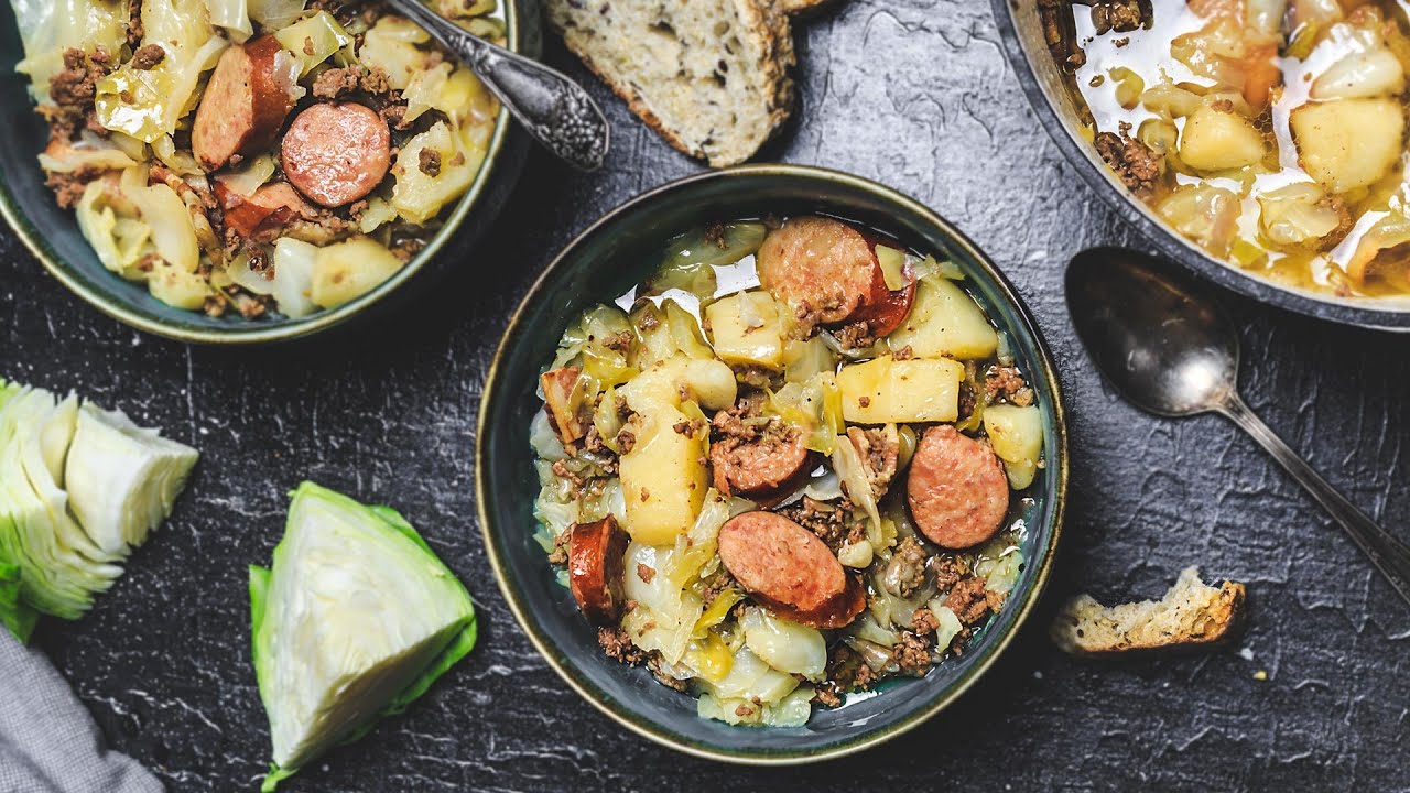 German Hunter Cabbage Stew - Jägerkohl - YouTube