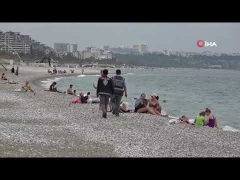 Antalya polisinden sahildeki turistlere de sıkı denetim