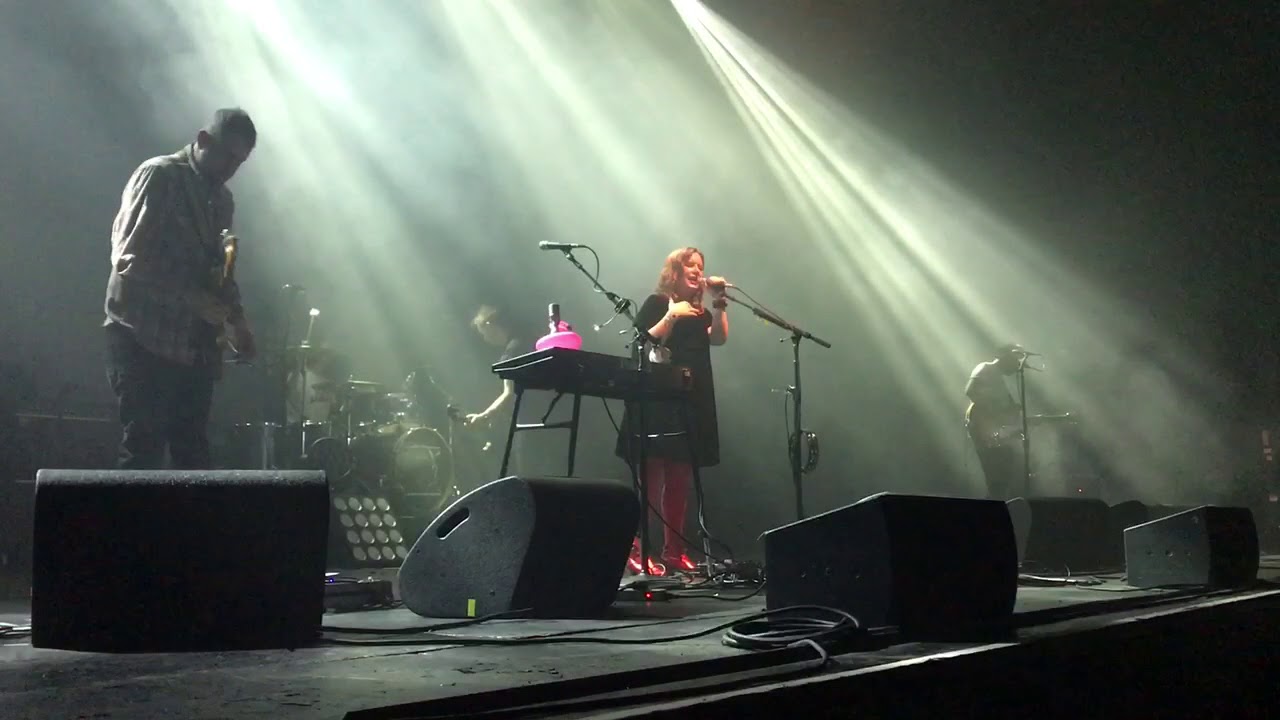 Slowdive - YouTube