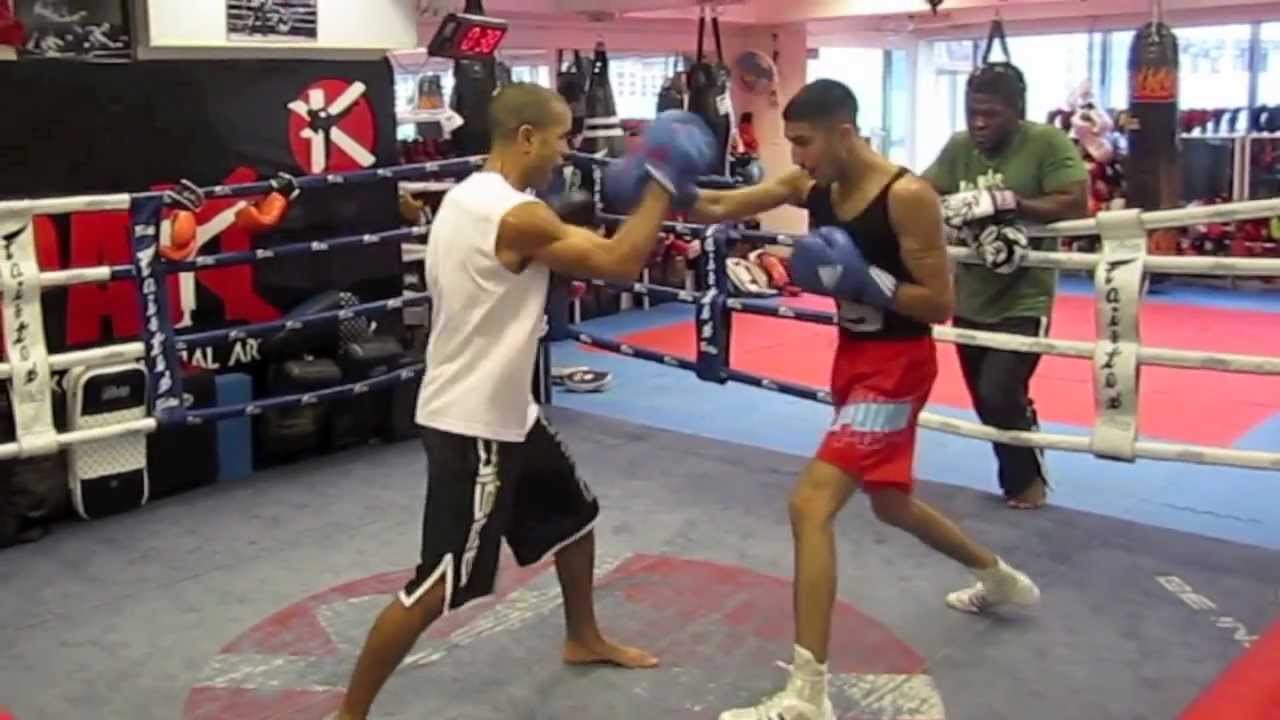 Raza Hamza Training Boxing in Hk - YouTube
