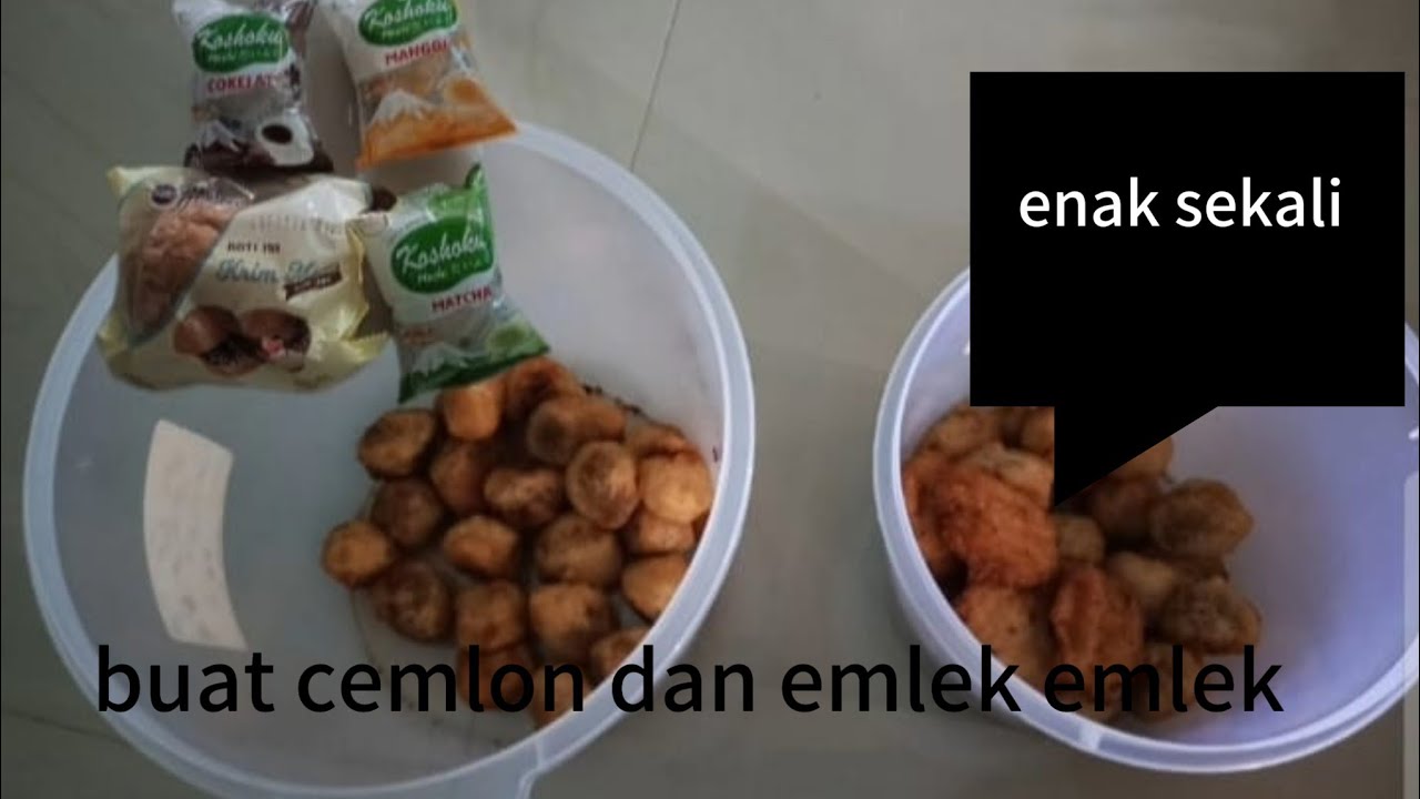 ini aku sama mmk ku mau buat cemlon dan emlek emlek sama makan moci ...