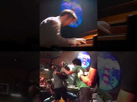 This camera-man deserves a raise! 👏  (La La Land, 2016)