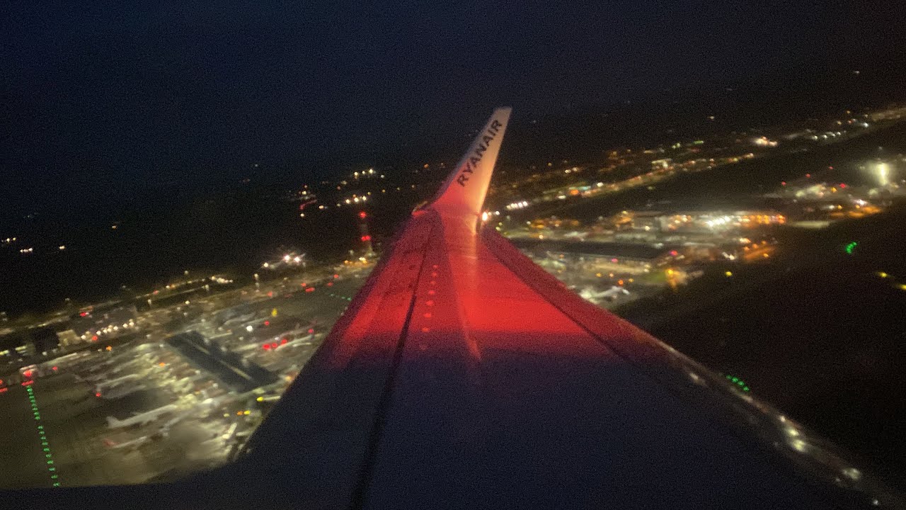 Ryanair B737-800 WINDY NIGHT takeoff from London Stansted Airport # ...