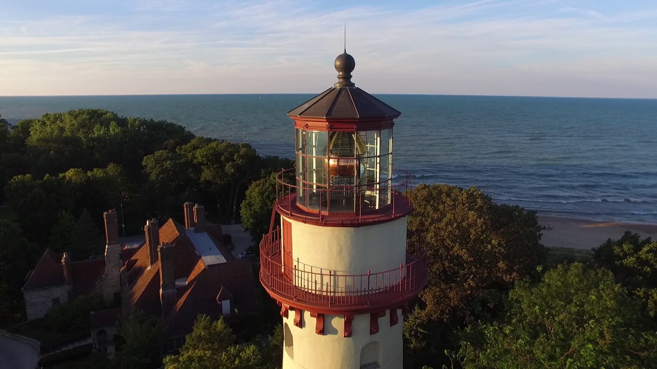 Grosse Point Lighthouse Evanston Illinois - YouTube