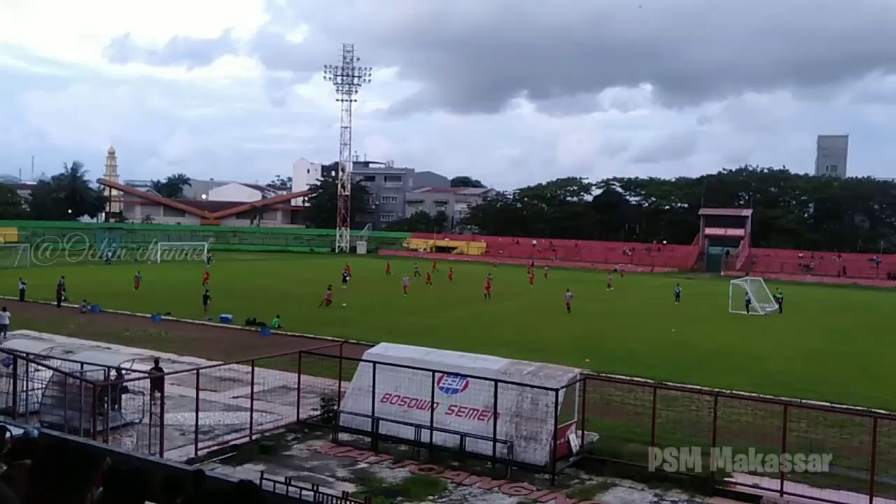Intip suasana PSM Makassar latihan di stadion Mattoanging - YouTube
