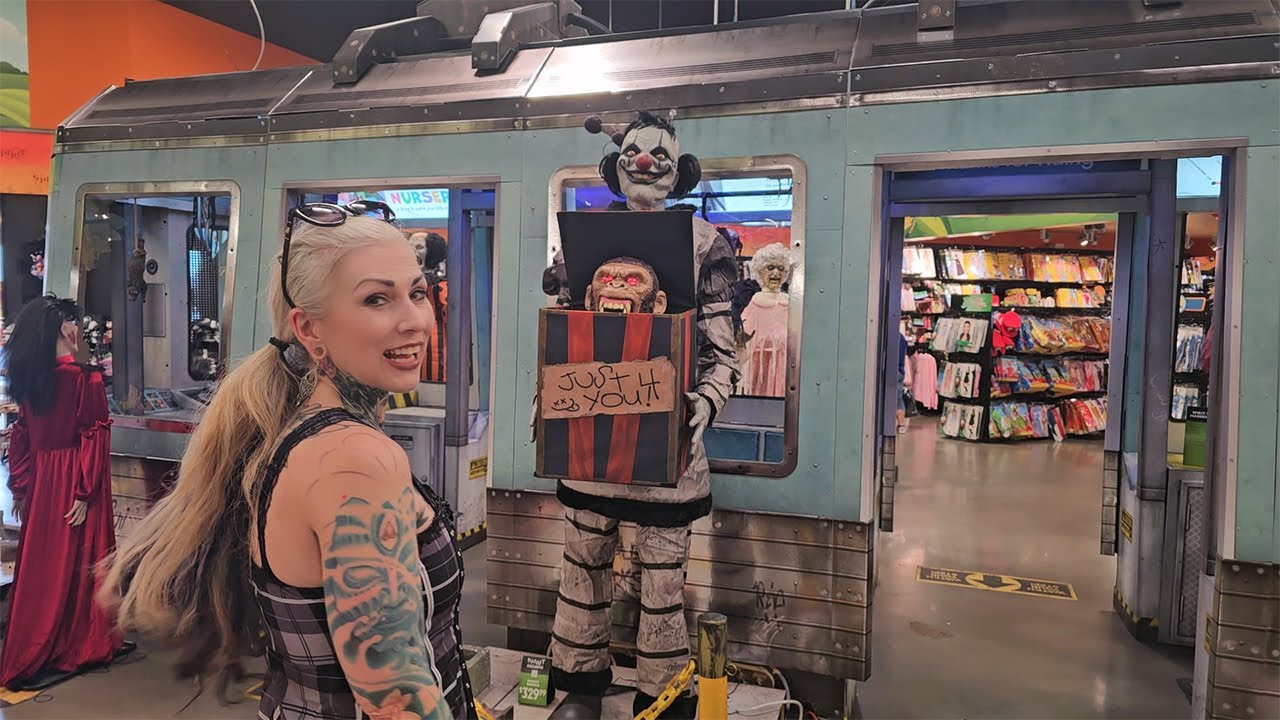 New Spirit Halloween Store Walkthrough! New Animatronics - YouTube