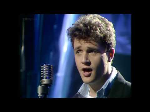 Michael Ball - Love Changes Everything - YouTube