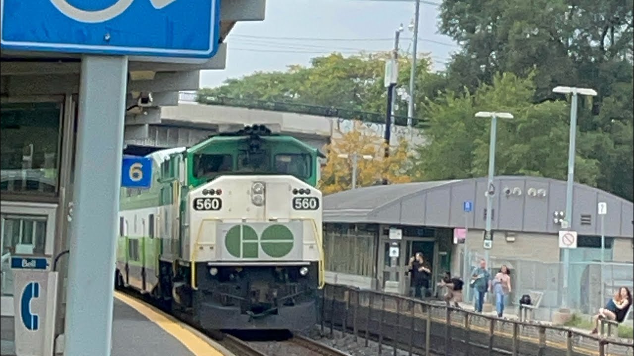 Railfanning at Danforth GO - YouTube