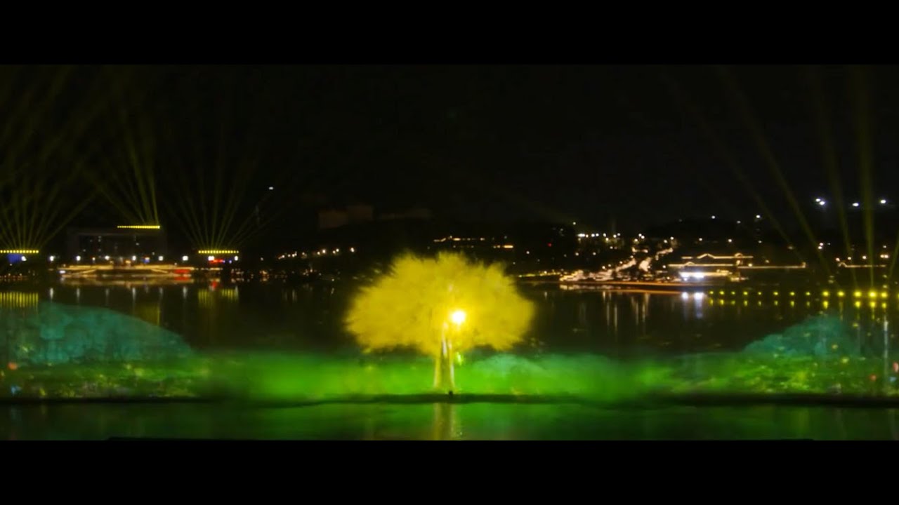 Largest water screen projection - Guinness World Records 2019 - YouTube