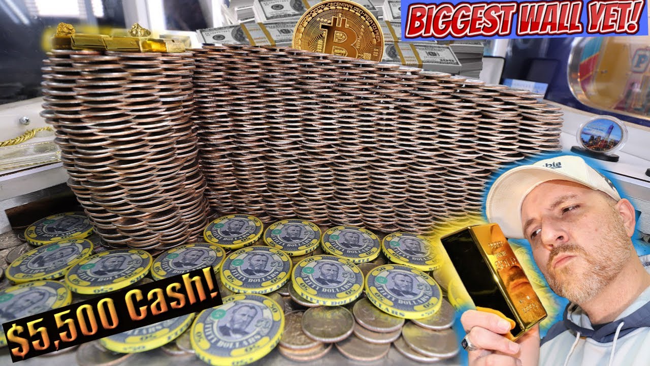 😲*Crazy* The Biggest Coin Wall Ever Constructed holds $5,500 Cash ...