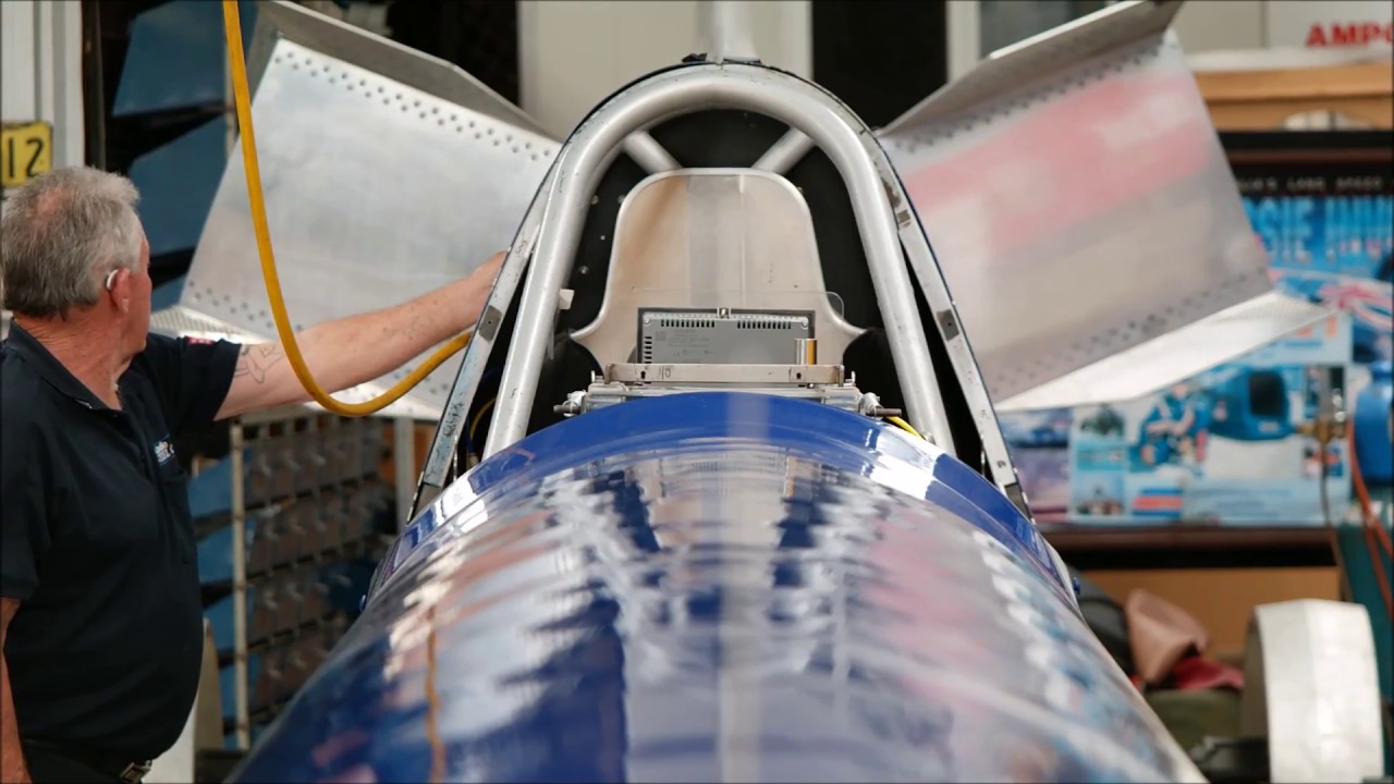 Aussie Invader 5R air brakes - YouTube