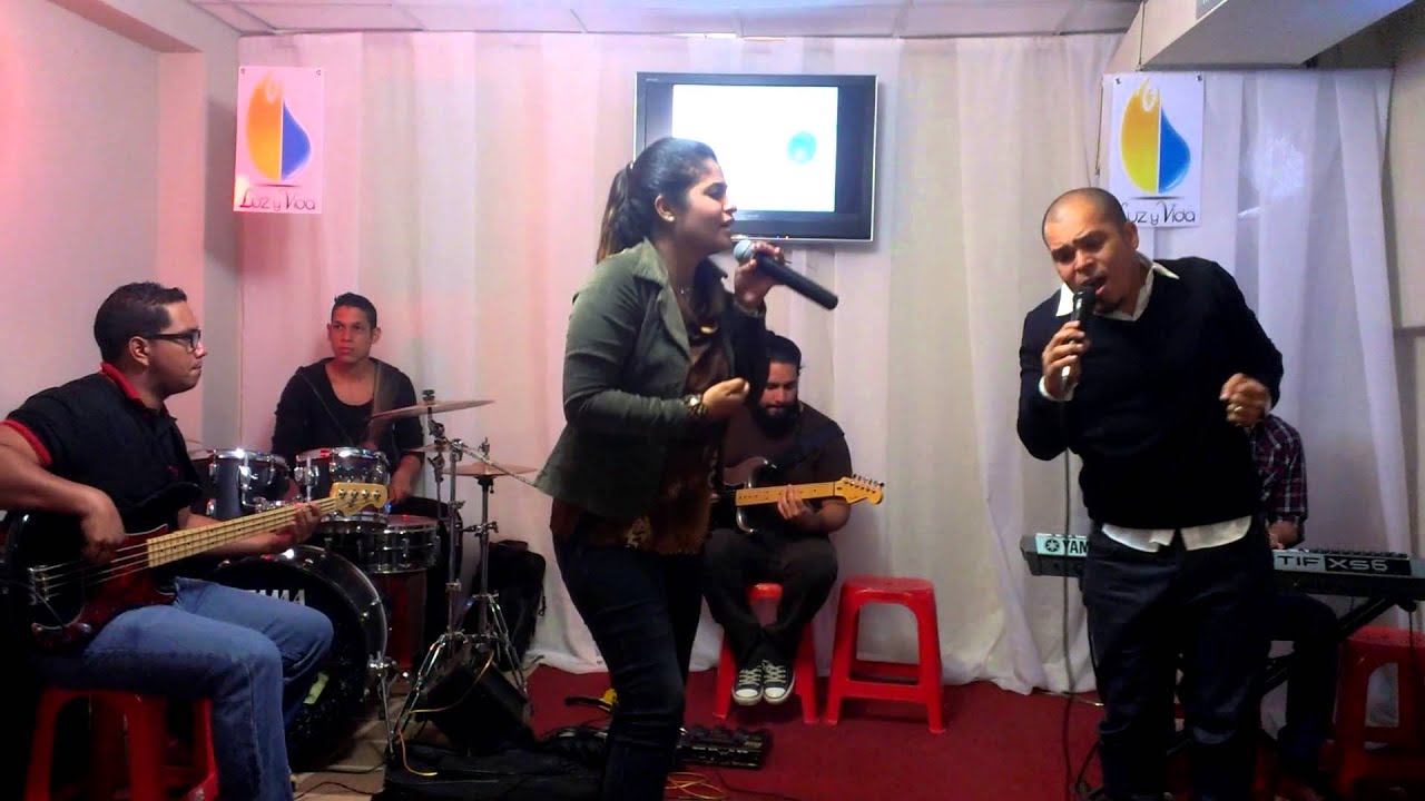 Elizabeth Bohórquez y Jay Navarro - SOMOS EL PUEBLO DE DIOS - YouTube