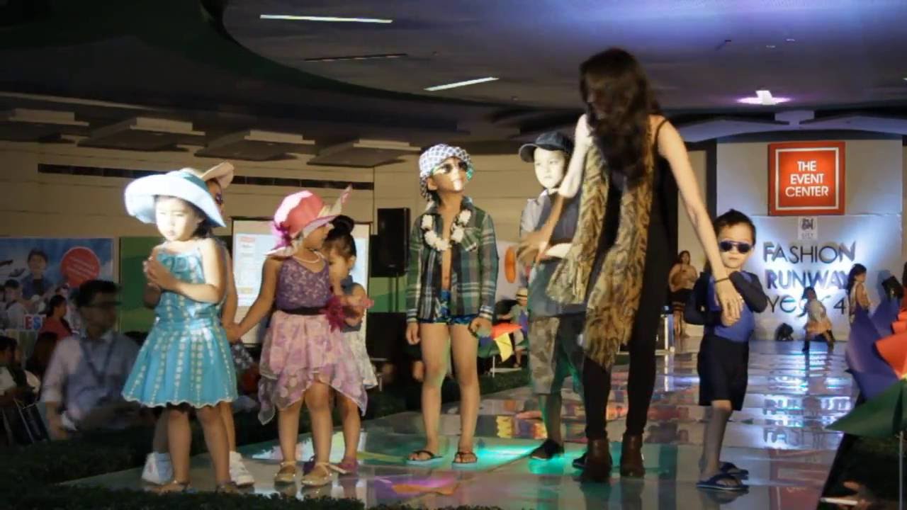 ESL Fashion Show at SM City Baliwag with Ms.Lou Sison - YouTube