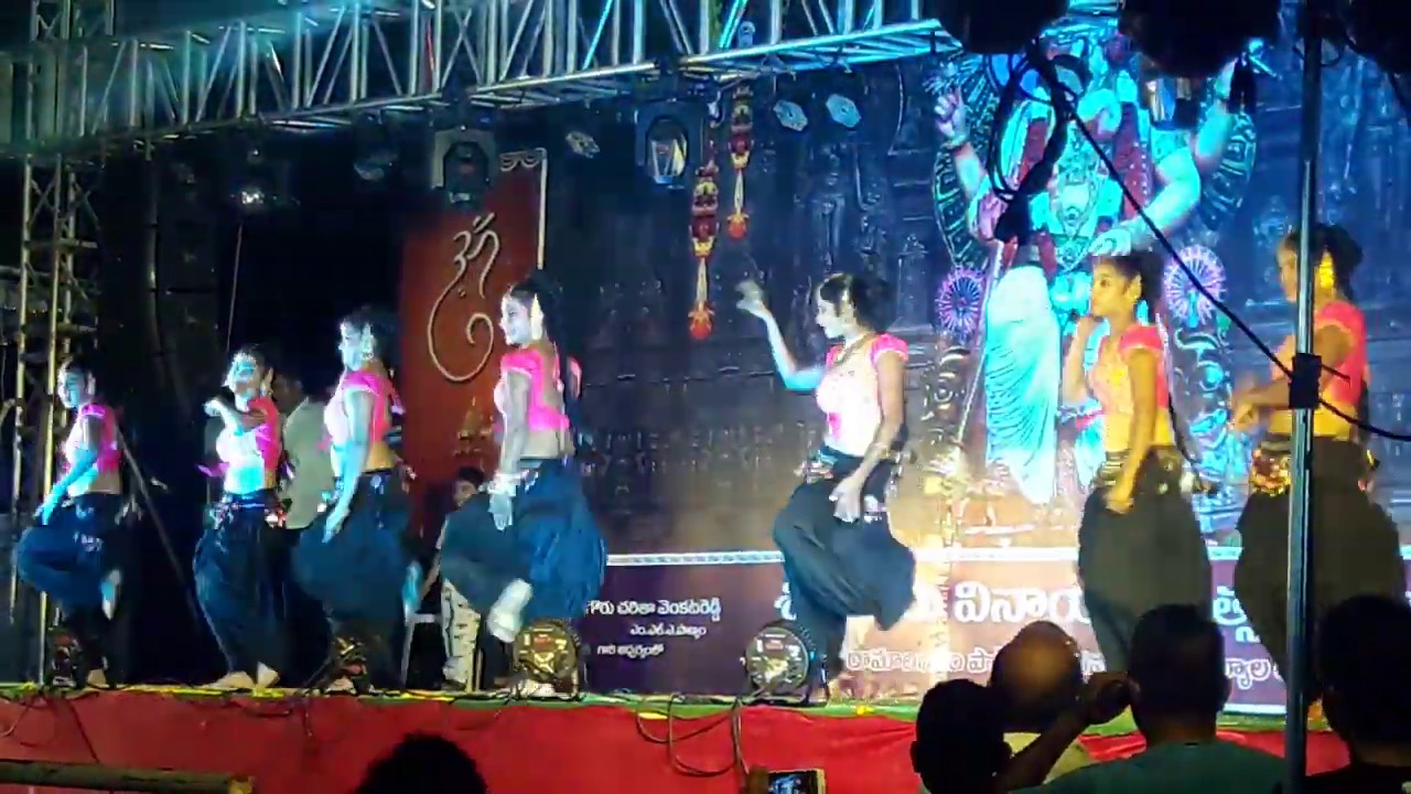 Osey Ramulamma song dance by Jhansi - YouTube