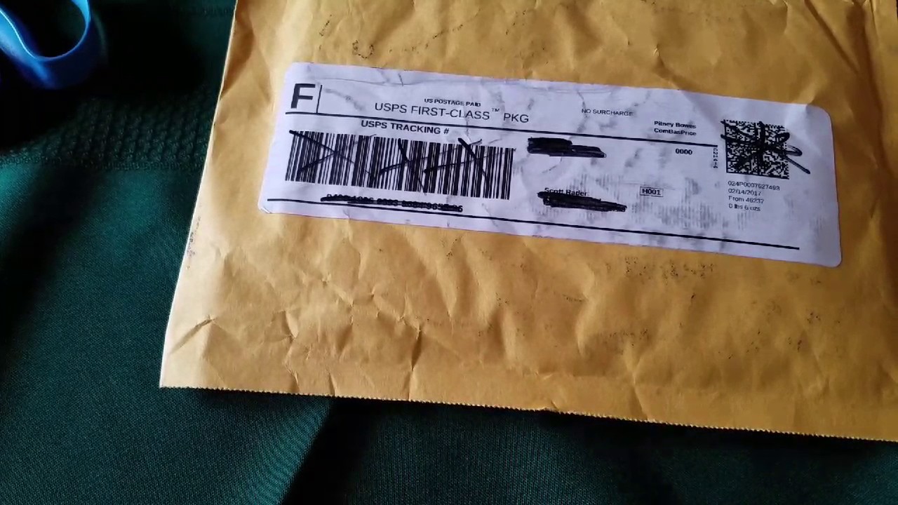 One Package Mailday | IRL pack opening - YouTube