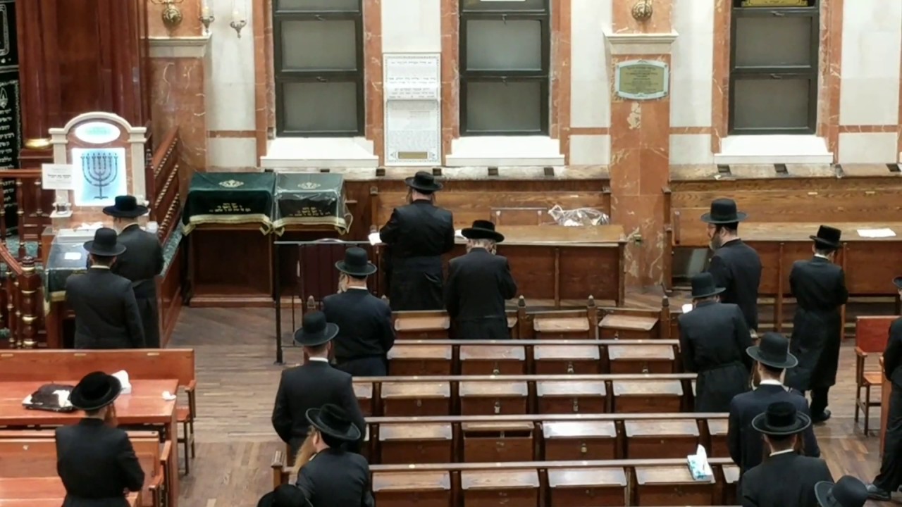 Satmar Rabbi Sfirah in Satmar Shul Boro Park - YouTube