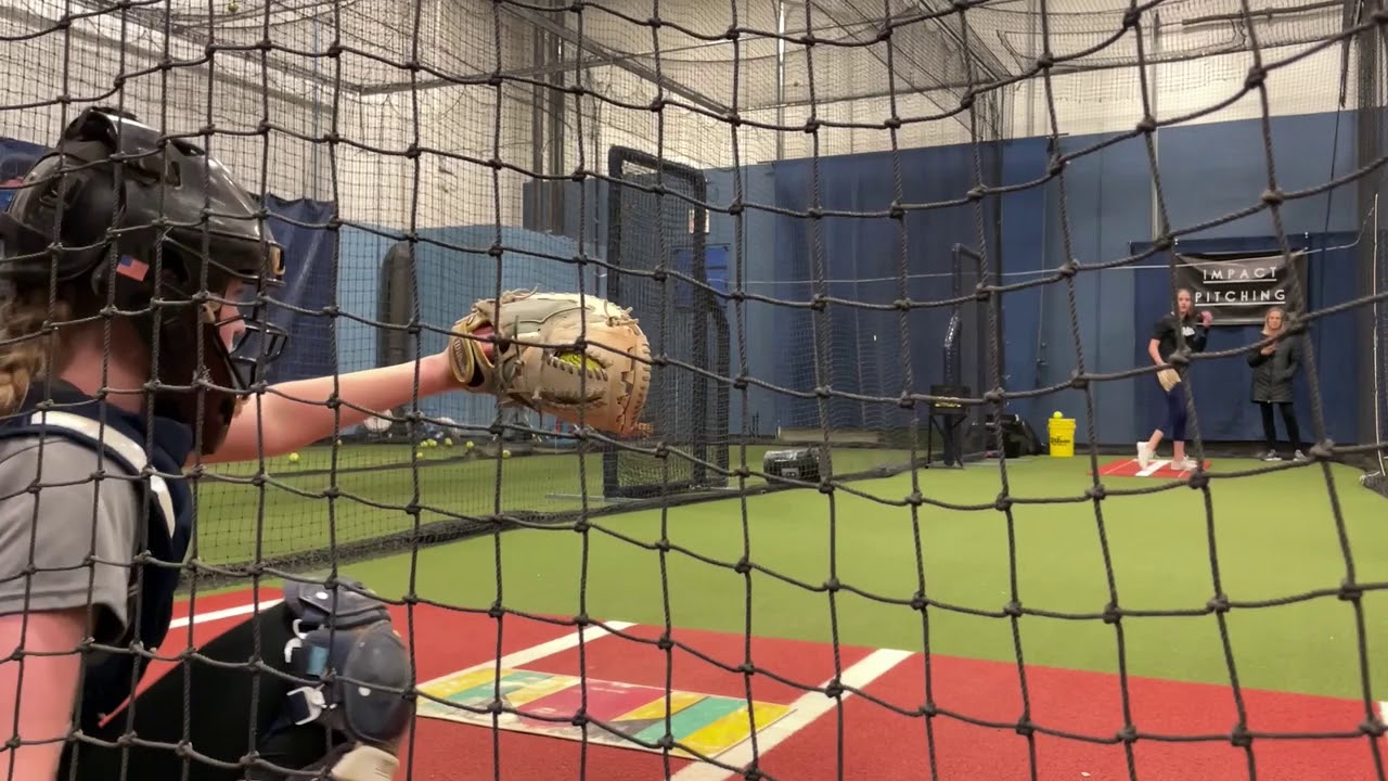 Lily Mader Catching Bullpen for Avari at VV Batters Box on 011321 - YouTube